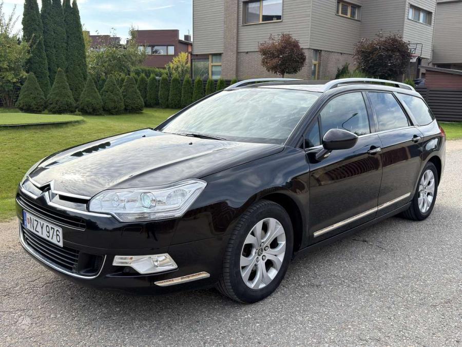 Melns Citroen C5 2010 Viļņa, ar dzinēja tilpumu 2.00 L un nobraukumu 362 tūkst. km par 2500 €, foto 1 vietnē AUTOMOTO.COM.LV