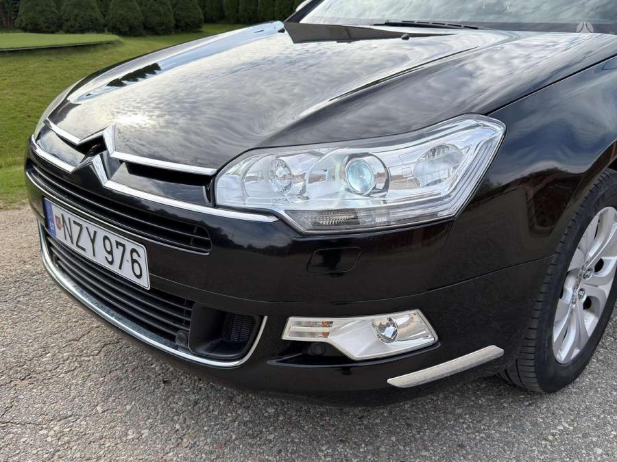 Melns Citroen C5 2010 Viļņa, ar dzinēja tilpumu 2.00 L un nobraukumu 362 tūkst. km par 2500 €, foto 3 vietnē AUTOMOTO.COM.LV