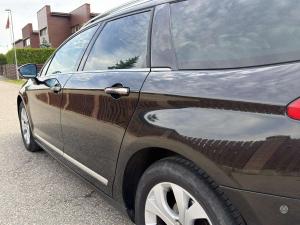 Melns Citroen C5 2010 Viļņa, ar dzinēja tilpumu 2.00 L un nobraukumu 362 tūkst. km par 2500 €, foto 6 vietnē AUTOMOTO.COM.LV