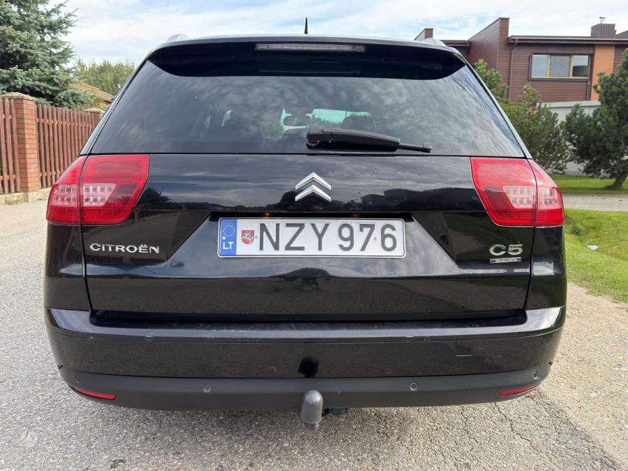 Melns Citroen C5 2010 Viļņa, ar dzinēja tilpumu 2.00 L un nobraukumu 362 tūkst. km par 2500 €, foto 8 vietnē AUTOMOTO.COM.LV
