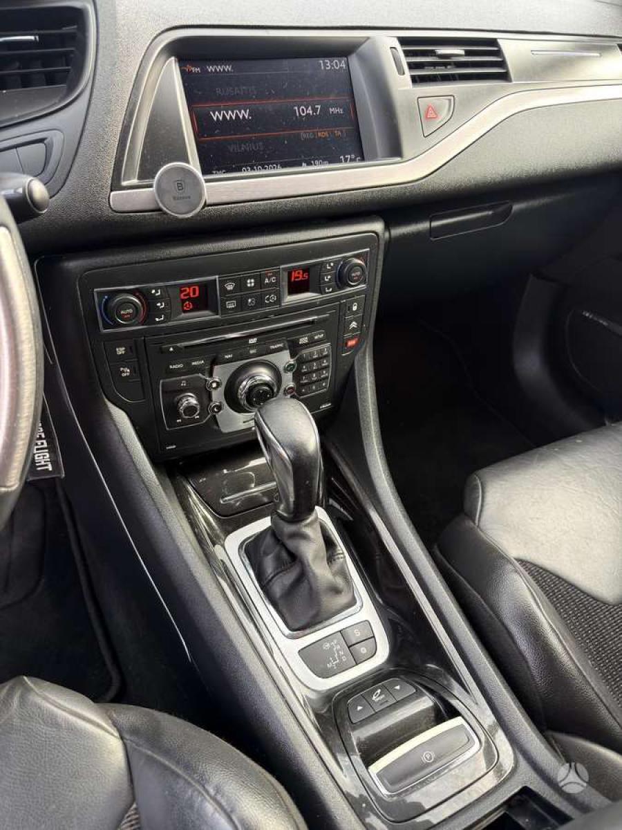 Melns Citroen C5 2010 Viļņa, ar dzinēja tilpumu 2.00 L un nobraukumu 362 tūkst. km par 2500 €, foto 17 vietnē AUTOMOTO.COM.LV