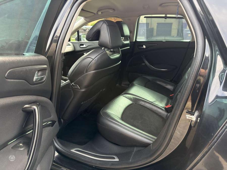 Melns Citroen C5 2010 Viļņa, ar dzinēja tilpumu 2.00 L un nobraukumu 362 tūkst. km par 2500 €, foto 24 vietnē AUTOMOTO.COM.LV