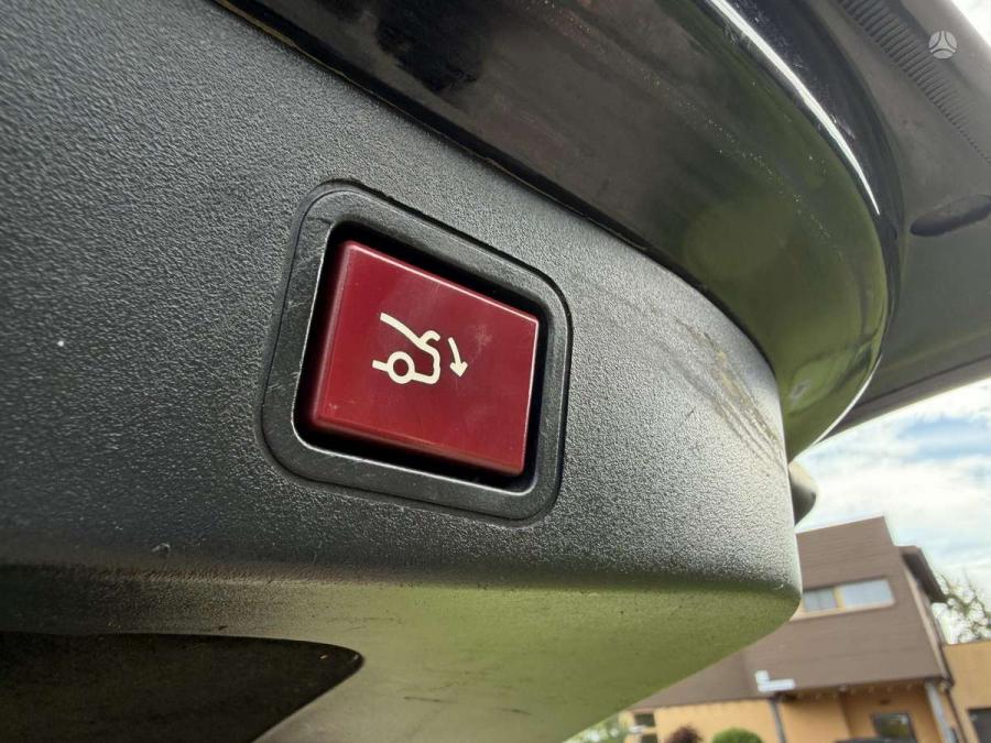 Melns Citroen C5 2010 Viļņa, ar dzinēja tilpumu 2.00 L un nobraukumu 362 tūkst. km par 2500 €, foto 26 vietnē AUTOMOTO.COM.LV