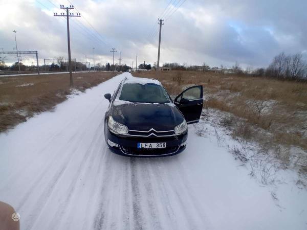 Black Citroen C5 2011 in Siauliai, with an engine capacity of 1.60 L and mileage of 264 thousand km for 2000 €, photo 1 on AUTOMOTO.COM.LV