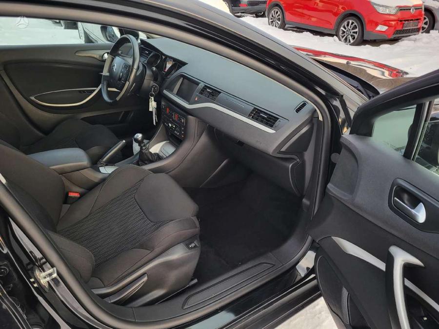 Melns Citroen C5 2011 Tauragė, ar dzinēja tilpumu 2.00 L un nobraukumu 280 tūkst. km par 2750 €, foto 14 vietnē AUTOMOTO.COM.LV