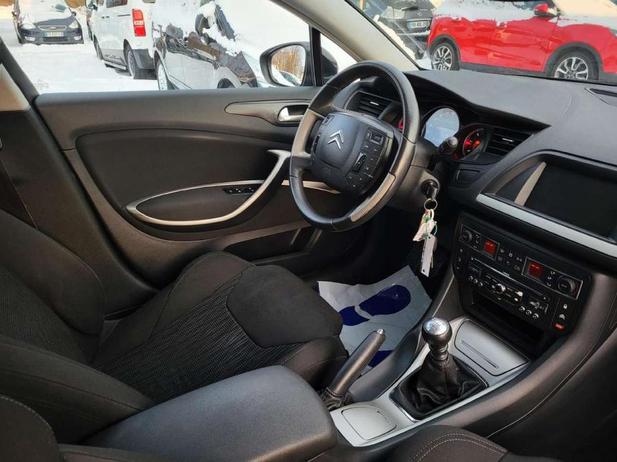 Melns Citroen C5 2011 Tauragė, ar dzinēja tilpumu 2.00 L un nobraukumu 280 tūkst. km par 2750 €, foto 15 vietnē AUTOMOTO.COM.LV