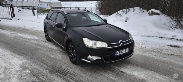 Melns Citroen C5 2011 Šilutė, ar dzinēja tilpumu 2.20 L un nobraukumu 333 tūkst. km par 2700 €, foto 2 vietnē AUTOMOTO.COM.LV