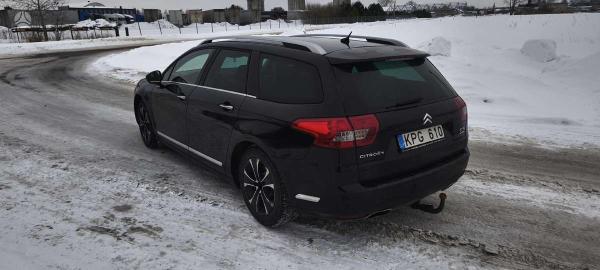 Melns Citroen C5 2011 Šilutė, ar dzinēja tilpumu 2.20 L un nobraukumu 333 tūkst. km par 2700 €, foto 4 vietnē AUTOMOTO.COM.LV