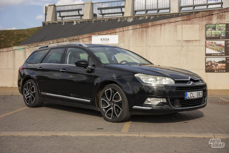 Black Citroen C5 2011 in Anyksciai, with an engine capacity of 3.00 L and mileage of 308 thousand km for 4150 €, photo 1 on AUTOMOTO.COM.LV