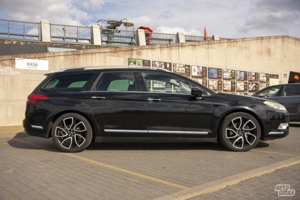 Black Citroen C5 2011 in Anyksciai, with an engine capacity of 3.00 L and mileage of 308 thousand km for 4150 €, photo 6 on AUTOMOTO.COM.LV