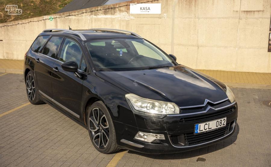 Black Citroen C5 2011 in Anyksciai, with an engine capacity of 3.00 L and mileage of 308 thousand km for 4150 €, photo 12 on AUTOMOTO.COM.LV