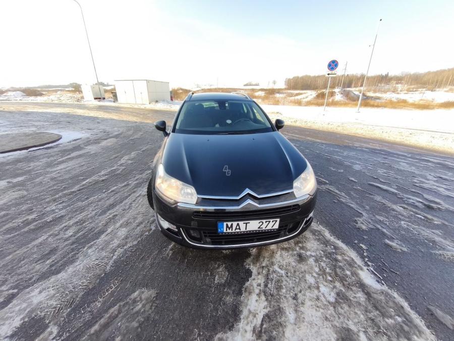 Black Citroen C5 2011 in Kupiskis, with an engine capacity of 2.00 L and mileage of 288 thousand km for 2500 €, photo 2 on AUTOMOTO.COM.LV