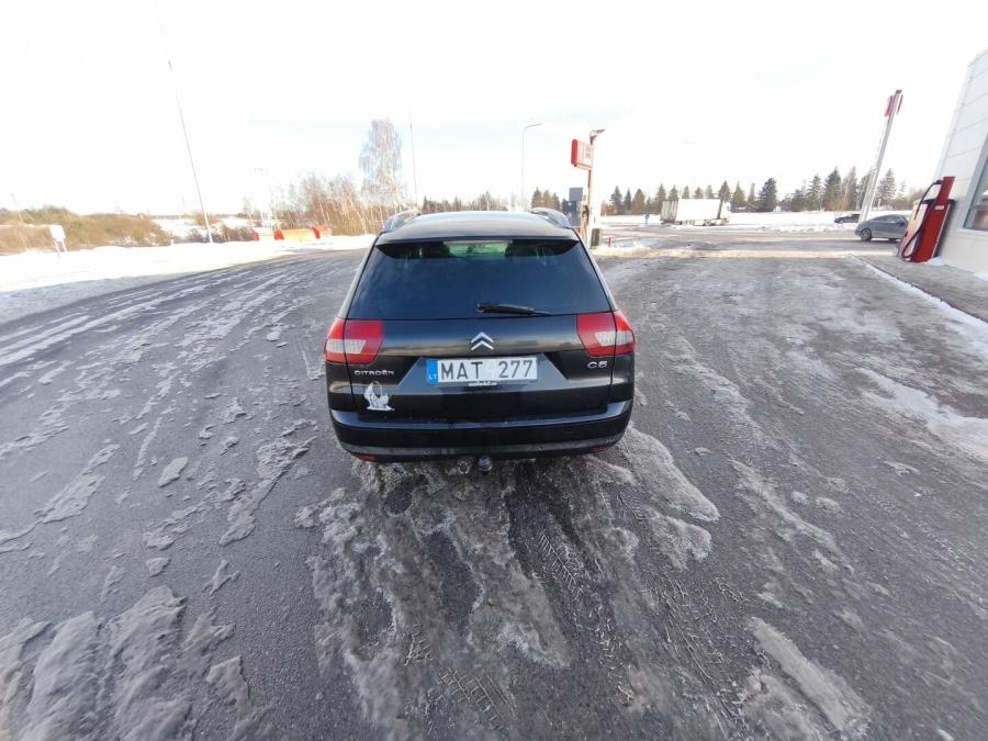 Black Citroen C5 2011 in Kupiskis, with an engine capacity of 2.00 L and mileage of 288 thousand km for 2500 €, photo 4 on AUTOMOTO.COM.LV