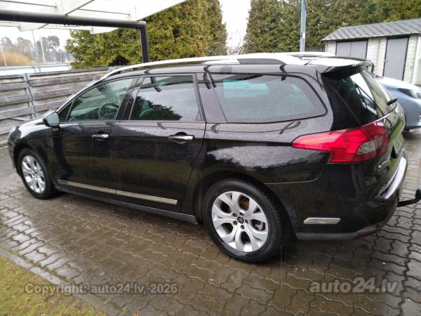 Melns Citroen C5 2011 Tallina, ar dzinēja tilpumu 1.60 L un nobraukumu 246 tūkst. km par 2490 €, foto 4 vietnē AUTOMOTO.COM.LV