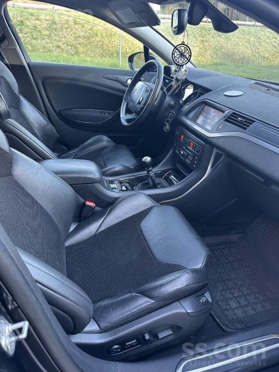 Melns Citroen C5 2011 Jēkabpils, ar dzinēja tilpumu 2.00 L un nobraukumu 425 tūkst. km par 2800 €, foto 10 vietnē AUTOMOTO.COM.LV