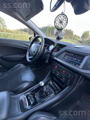 Melns Citroen C5 2011 Jēkabpils, ar dzinēja tilpumu 2.00 L un nobraukumu 425 tūkst. km par 2800 €, foto 15 vietnē AUTOMOTO.COM.LV