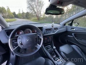 Melns Citroen C5 2011 Jēkabpils, ar dzinēja tilpumu 2.00 L un nobraukumu 425 tūkst. km par 2800 €, foto 16 vietnē AUTOMOTO.COM.LV