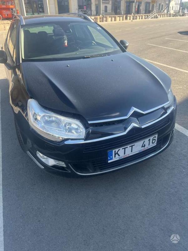 Black Citroen C5 2011 in Panevezys, with an engine capacity of 2.00 L and mileage of 341 thousand km for 1500 €, photo 1 on AUTOMOTO.COM.LV
