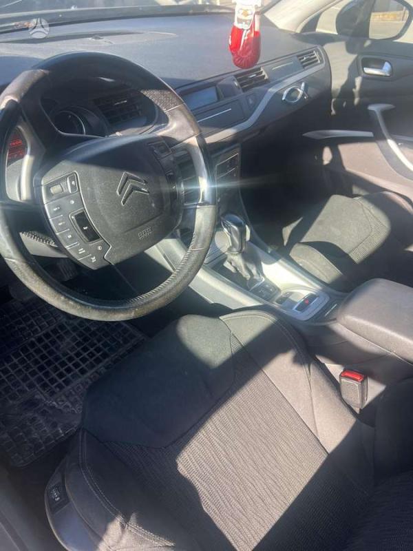 Black Citroen C5 2011 in Panevezys, with an engine capacity of 2.00 L and mileage of 341 thousand km for 1500 €, photo 3 on AUTOMOTO.COM.LV