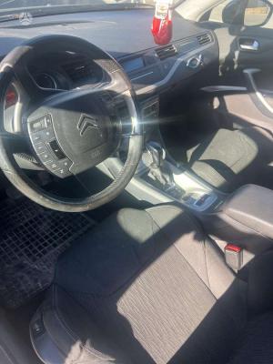 Black Citroen C5 2011 in Panevezys, with an engine capacity of 2.00 L and mileage of 341 thousand km for 1500 €, photo 4 on AUTOMOTO.COM.LV
