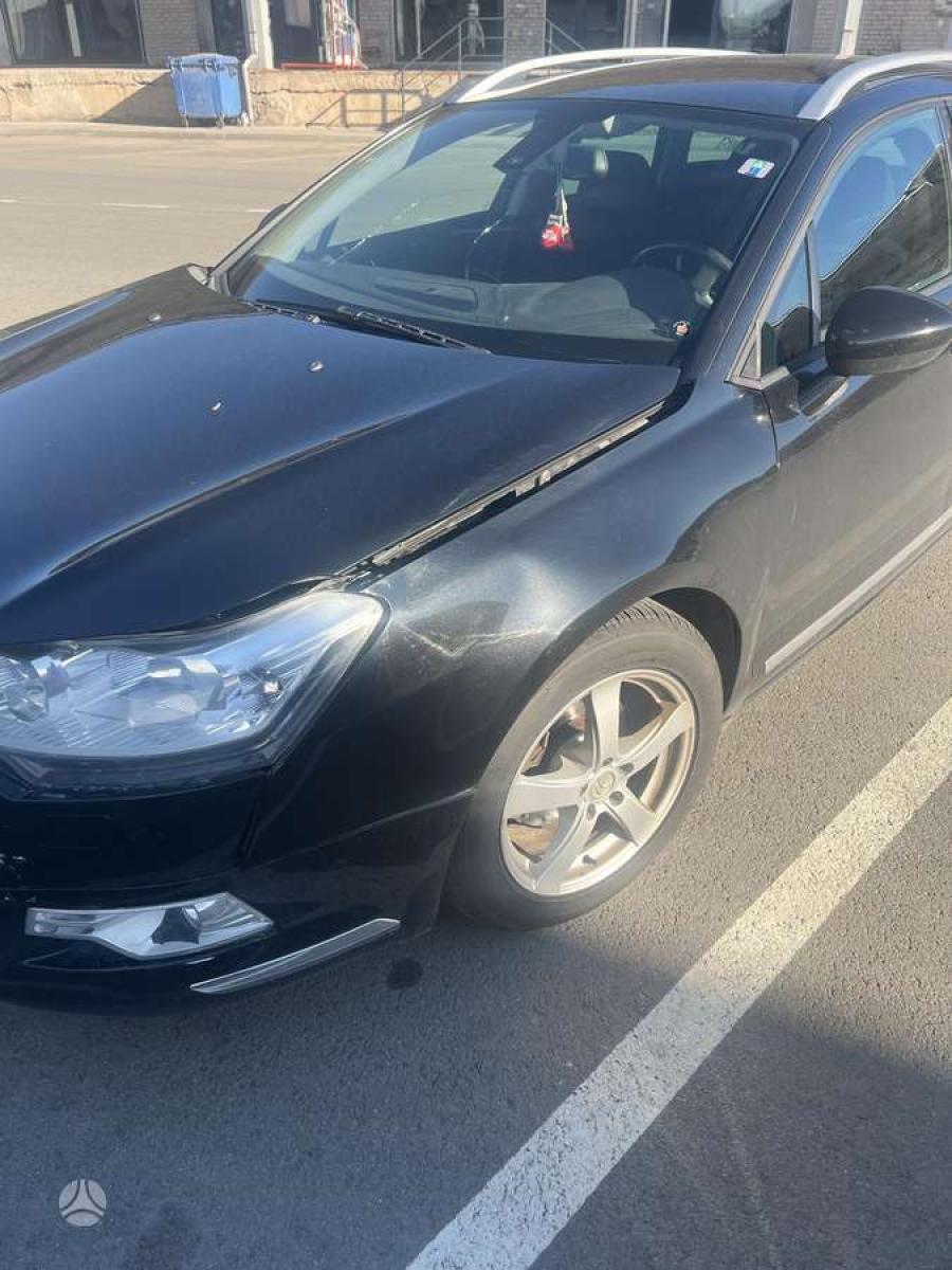 Black Citroen C5 2011 in Panevezys, with an engine capacity of 2.00 L and mileage of 341 thousand km for 1500 €, photo 5 on AUTOMOTO.COM.LV