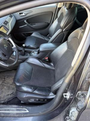 Melns Citroen C5 2011 Viļņa, ar dzinēja tilpumu 2.00 L un nobraukumu 254 tūkst. km par 3500 €, foto 4 vietnē AUTOMOTO.COM.LV
