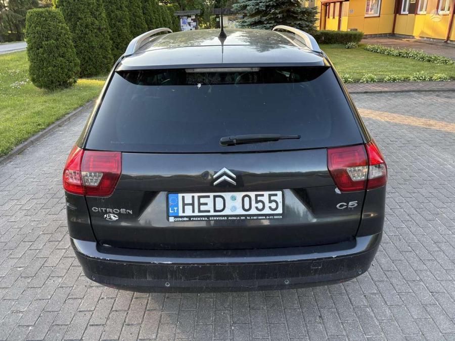 Melns Citroen C5 2011 Viļņa, ar dzinēja tilpumu 2.00 L un nobraukumu 254 tūkst. km par 3500 €, foto 5 vietnē AUTOMOTO.COM.LV
