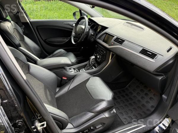 Black Citroen C5 2011 in Riga, with an engine capacity of 1.60 L and mileage of 176 thousand km for 5200 €, photo 10 on AUTOMOTO.COM.LV