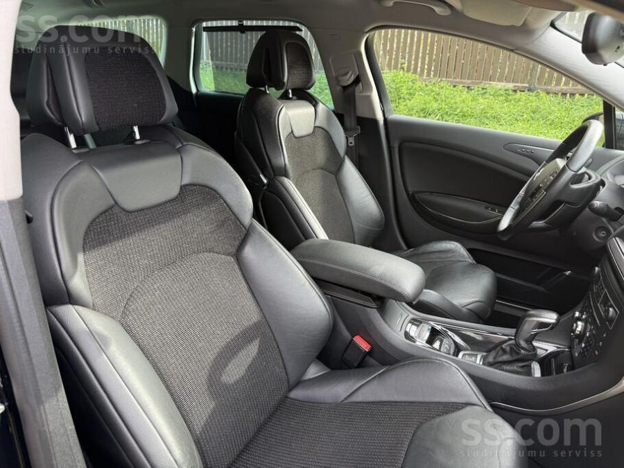 Melns Citroen C5 2011 Rīga, ar dzinēja tilpumu 1.60 L un nobraukumu 176 tūkst. km par 5200 €, foto 11 vietnē AUTOMOTO.COM.LV