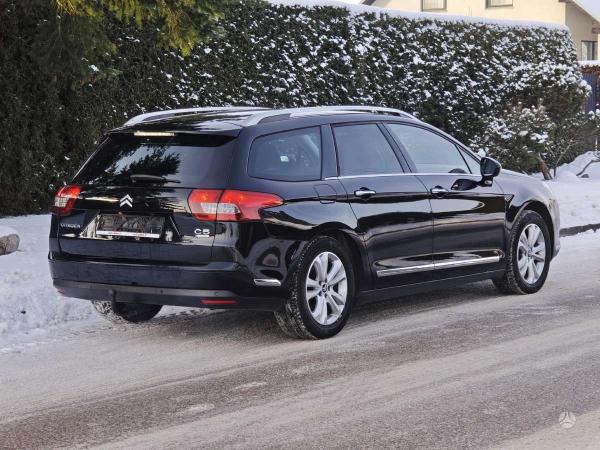 Black Citroen C5 2012 in Kedainiai, with an engine capacity of 2.00 L and mileage of 251 thousand km for 4200 €, photo 5 on AUTOMOTO.COM.LV