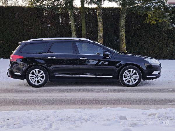 Black Citroen C5 2012 in Kedainiai, with an engine capacity of 2.00 L and mileage of 251 thousand km for 4200 €, photo 7 on AUTOMOTO.COM.LV