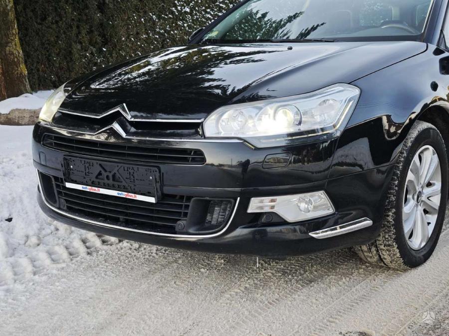 Black Citroen C5 2012 in Kedainiai, with an engine capacity of 2.00 L and mileage of 251 thousand km for 4200 €, photo 10 on AUTOMOTO.COM.LV