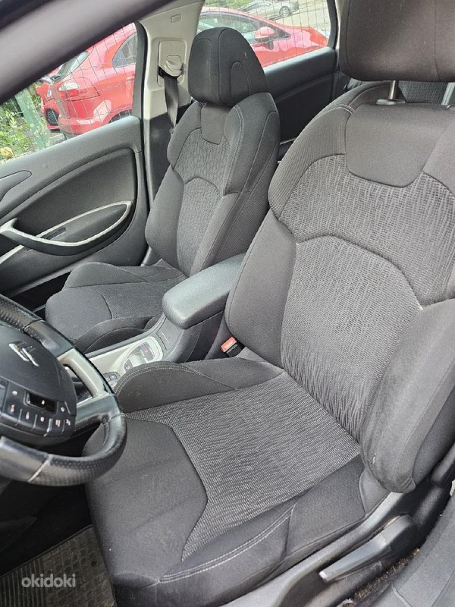 Melns Citroen C5 2012 Tallina, ar dzinēja tilpumu 2.00 L un nobraukumu 360 tūkst. km par 3500 €, foto 12 vietnē AUTOMOTO.COM.LV