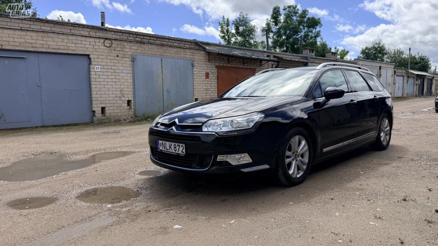 Black Citroen C5 2012 in Vilnius, with an engine capacity of 2.00 L and mileage of 259 thousand km for 3000 €, photo 1 on AUTOMOTO.COM.LV