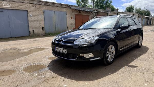 Black Citroen C5 2012 in Vilnius, with an engine capacity of 2.00 L and mileage of 259 thousand km for 3000 €, photo 3 on AUTOMOTO.COM.LV