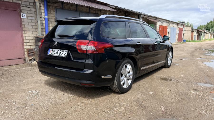 Black Citroen C5 2012 in Vilnius, with an engine capacity of 2.00 L and mileage of 259 thousand km for 3000 €, photo 5 on AUTOMOTO.COM.LV