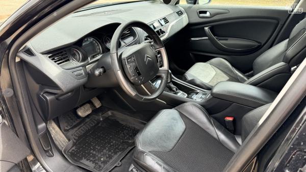 Black Citroen C5 2012 in Vilnius, with an engine capacity of 2.00 L and mileage of 259 thousand km for 3000 €, photo 7 on AUTOMOTO.COM.LV