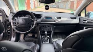 Black Citroen C5 2012 in Vilnius, with an engine capacity of 2.00 L and mileage of 259 thousand km for 3000 €, photo 10 on AUTOMOTO.COM.LV