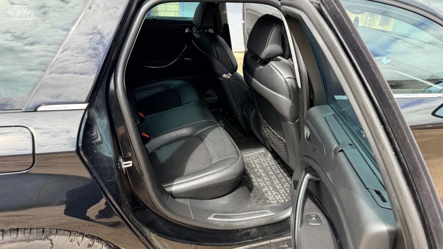 Black Citroen C5 2012 in Vilnius, with an engine capacity of 2.00 L and mileage of 259 thousand km for 3000 €, photo 13 on AUTOMOTO.COM.LV