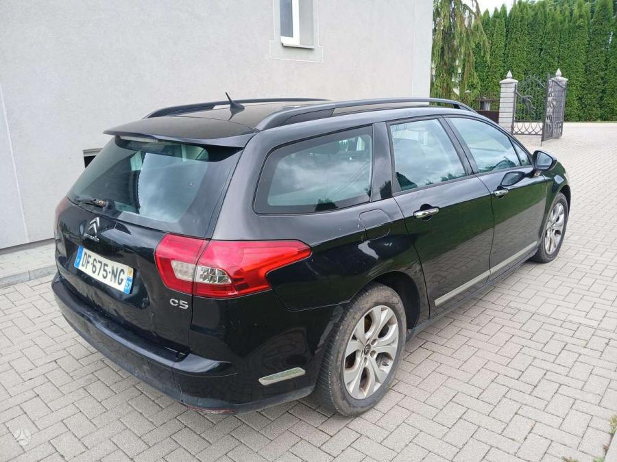 Black Citroen C5 2012 in Taurage, with an engine capacity of 2.00 L and mileage of 306 thousand km for 2150 €, photo 5 on AUTOMOTO.COM.LV