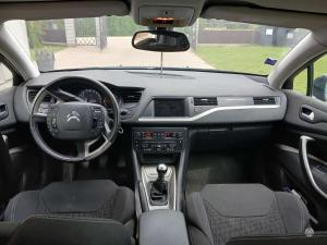 Black Citroen C5 2012 in Taurage, with an engine capacity of 2.00 L and mileage of 306 thousand km for 2150 €, photo 8 on AUTOMOTO.COM.LV