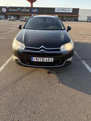 Melns Citroen C5 2012 Jonava, ar dzinēja tilpumu 1.60 L un nobraukumu 403 tūkst. km par 1900 €, foto  vietnē AUTOMOTO.COM.LV