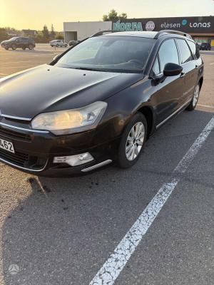 Melns Citroen C5 2012 Jonava, ar dzinēja tilpumu 1.60 L un nobraukumu 403 tūkst. km par 1900 €, foto 3 vietnē AUTOMOTO.COM.LV