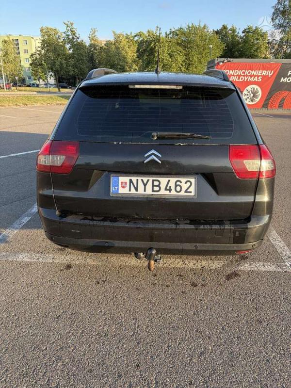 Black Citroen C5 2012 in Jonava, with an engine capacity of 1.60 L and mileage of 403 thousand km for 1900 €, photo 6 on AUTOMOTO.COM.LV