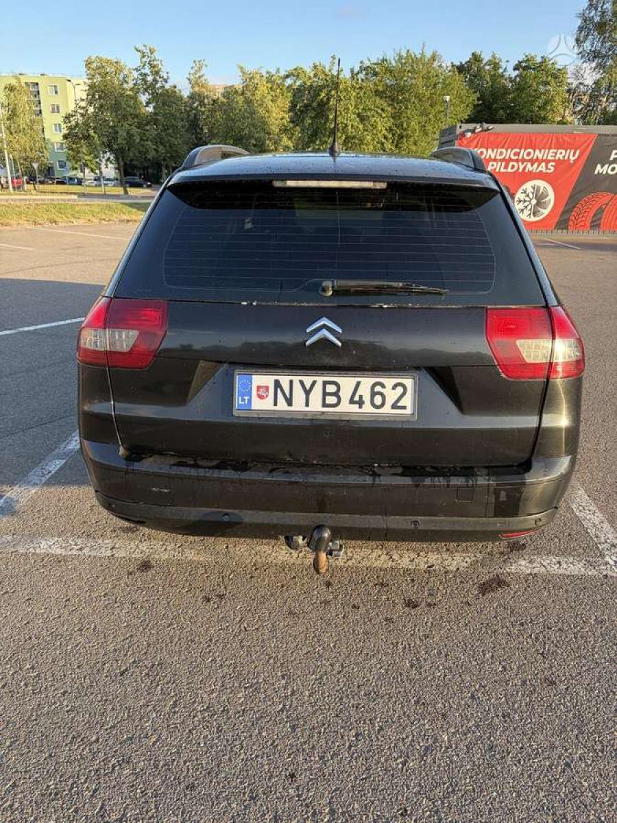 Melns Citroen C5 2012 Jonava, ar dzinēja tilpumu 1.60 L un nobraukumu 403 tūkst. km par 1900 €, foto 7 vietnē AUTOMOTO.COM.LV