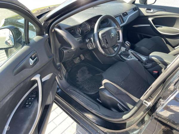 Black Citroen C5 2012 in Kaunas, with an engine capacity of 1.56 L and mileage of 338 thousand km for 1499 €, photo 10 on AUTOMOTO.COM.LV