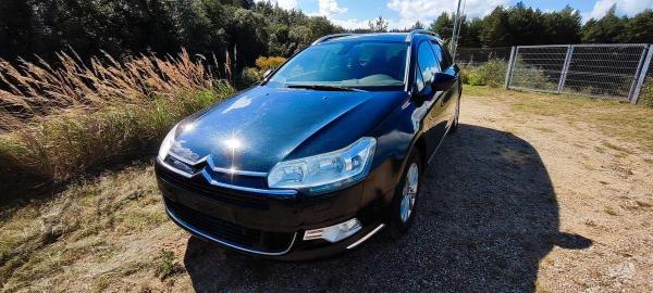 Ситроен С5 2012 в Вильнюс на AUTOMOTO.COM.LV Черный Ситроен С5 2012 в Вильнюс, объемом двигателя 1.60 л и пробегом 225 тыс. км за 2890 €, фото 1 на AUTOMOTO.COM.LV