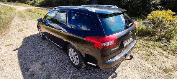 Ситроен С5 2012 в Вильнюс на AUTOMOTO.COM.LV Черный Ситроен С5 2012 в Вильнюс, объемом двигателя 1.60 л и пробегом 225 тыс. км за 2890 €, фото 8 на AUTOMOTO.COM.LV