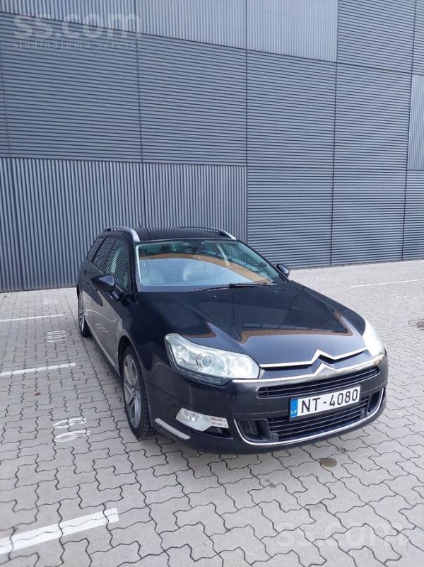 Black Citroen C5 2012 in Riga, with an engine capacity of 2.20 L and mileage of 334 thousand km for 3350 €, photo 5 on AUTOMOTO.COM.LV