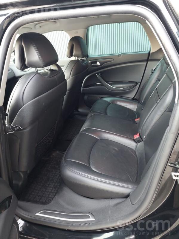 Black Citroen C5 2012 in Riga, with an engine capacity of 2.20 L and mileage of 334 thousand km for 3350 €, photo 8 on AUTOMOTO.COM.LV